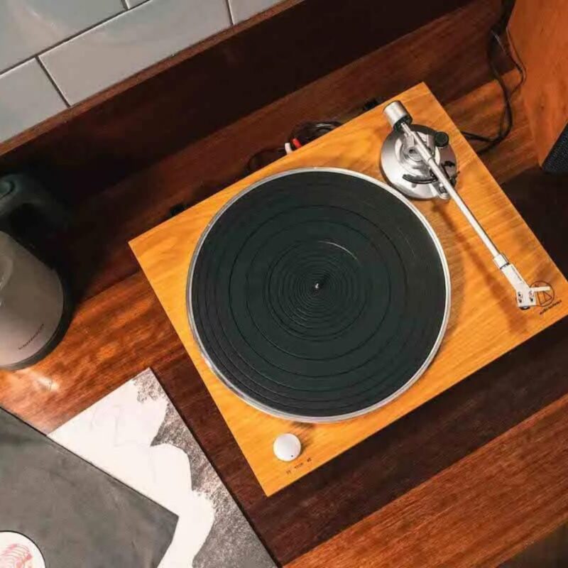 Audio-Technica AT-LPW30TK Manual Two-Speed Turntable (Teak) - DJ Corner
